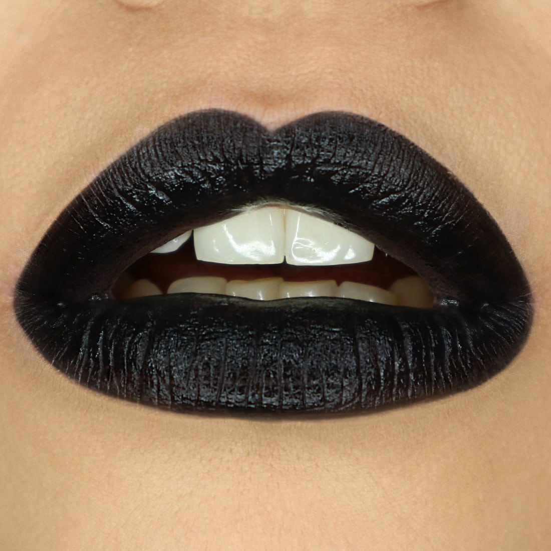 De 10 beste zwarte lippenstiften getest - Top 10 Koopgids - UNU A.I.